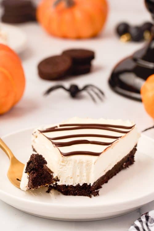 No-Bake Spider Web Cheesecake - A Classic Twist