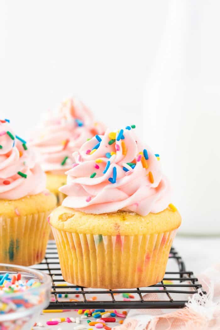 Funfetti Birthday Cupcakes - A Classic Twist