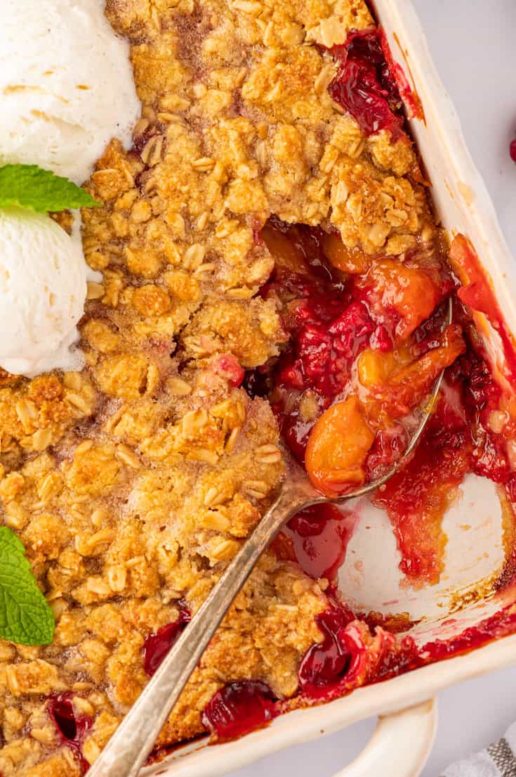 Peach Raspberry Crumble - A Classic Twist