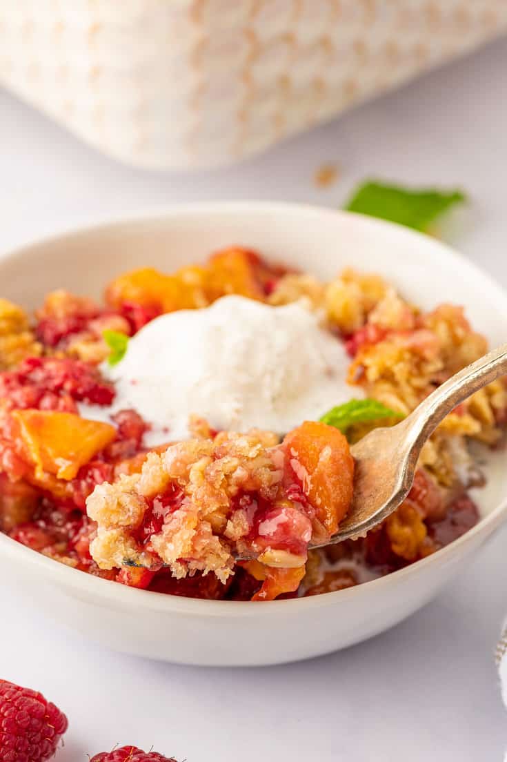Peach Raspberry Crumble - A Classic Twist