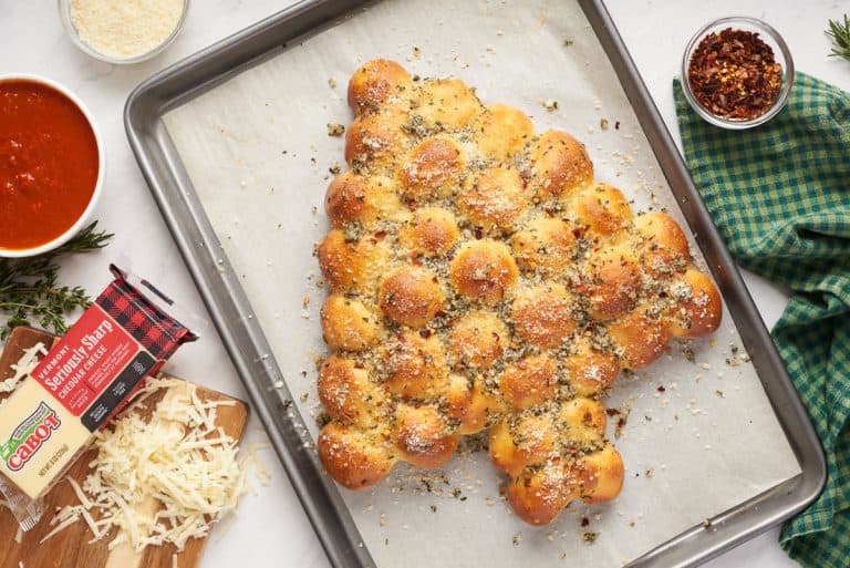 Christmas Tree Pull Apart Bread - A Classic Twist